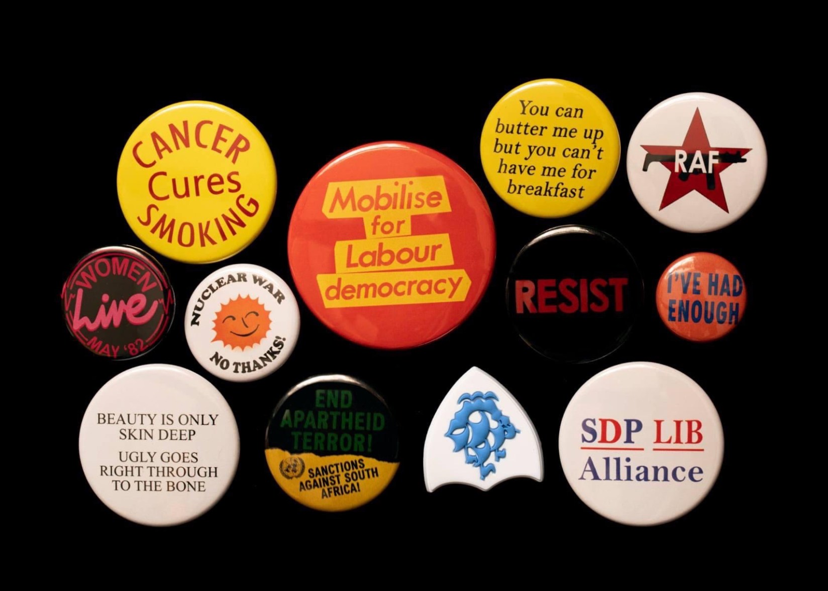 Recreating The People’s Poet Badges – Rik Mayall Scrapbook