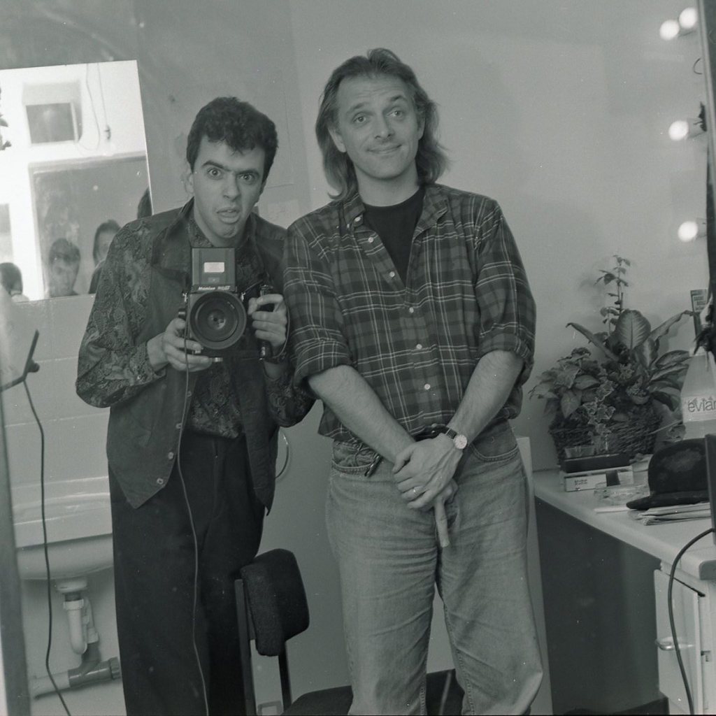 Mark Young’s Photo Shoot with Rik Mayall – Rik Mayall Scrapbook